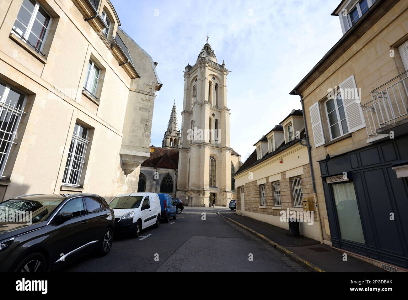 Senlisiennes hi-res stock photography and images - Alamy