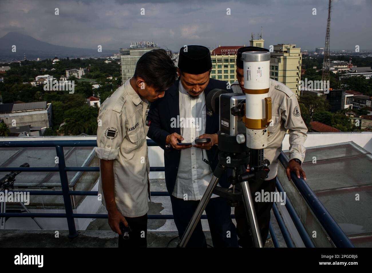 Bandung, West Java, Indonesia. 22nd Mar, 2023. Indonesian Muslim uses a ...