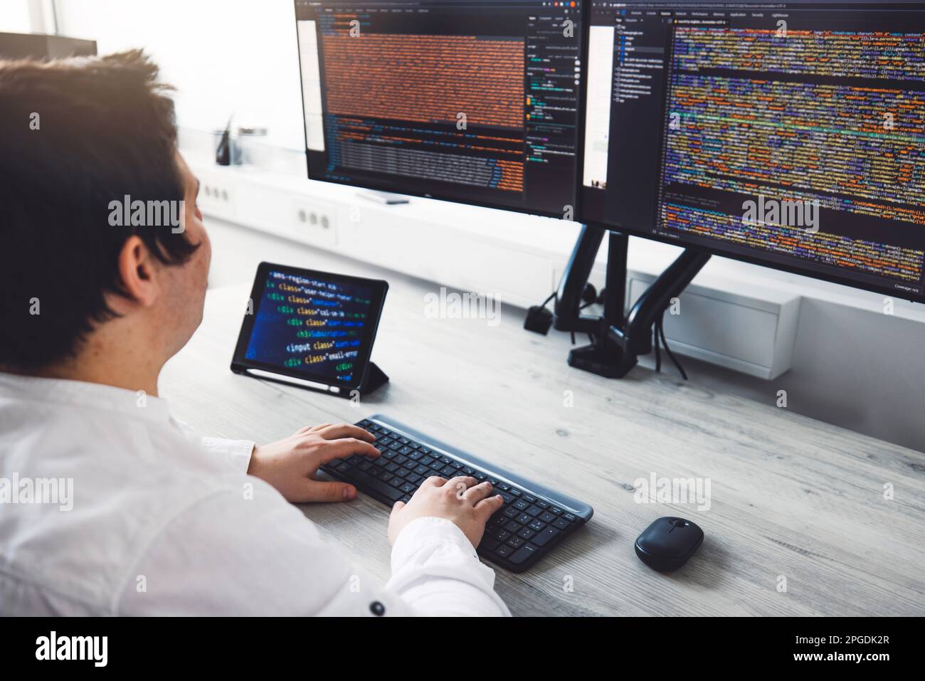 Web developer over shoulder view hi-res stock photography and images ...