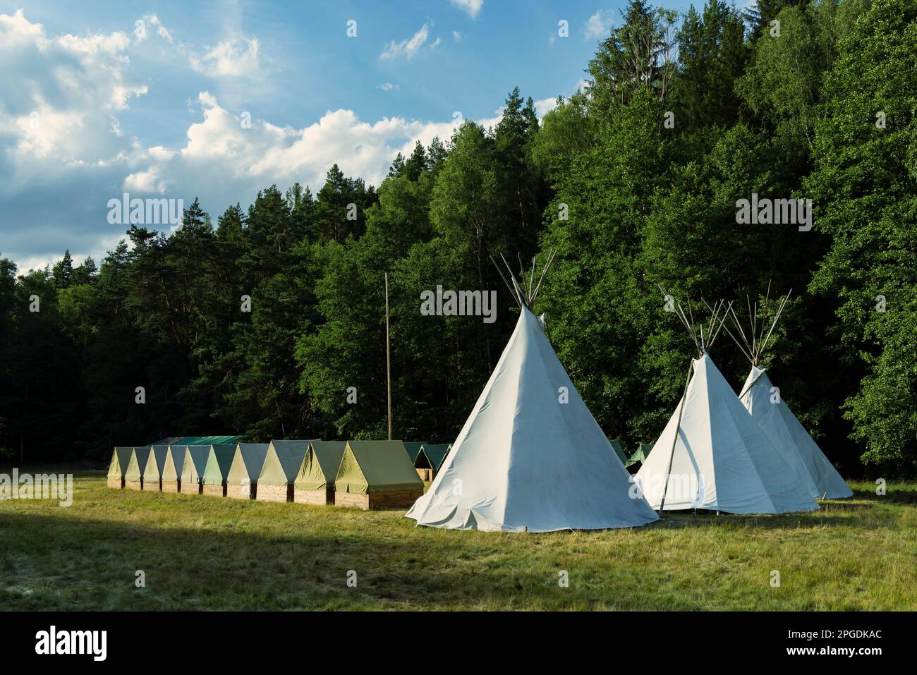 Teen summer camp tent holiday hi-res stock photography and images - Alamy