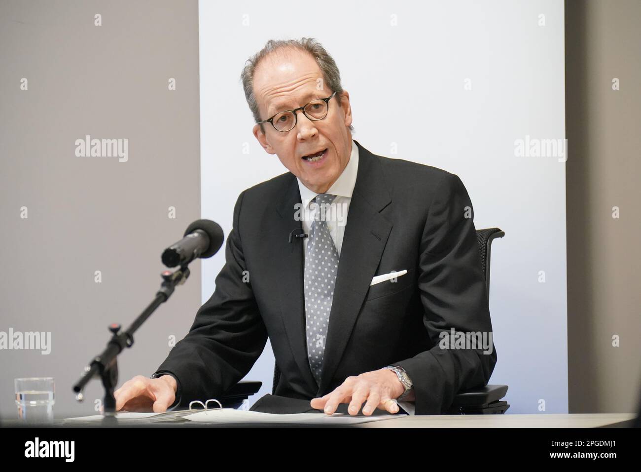 Haddon cave hi-res stock photography and images - Alamy