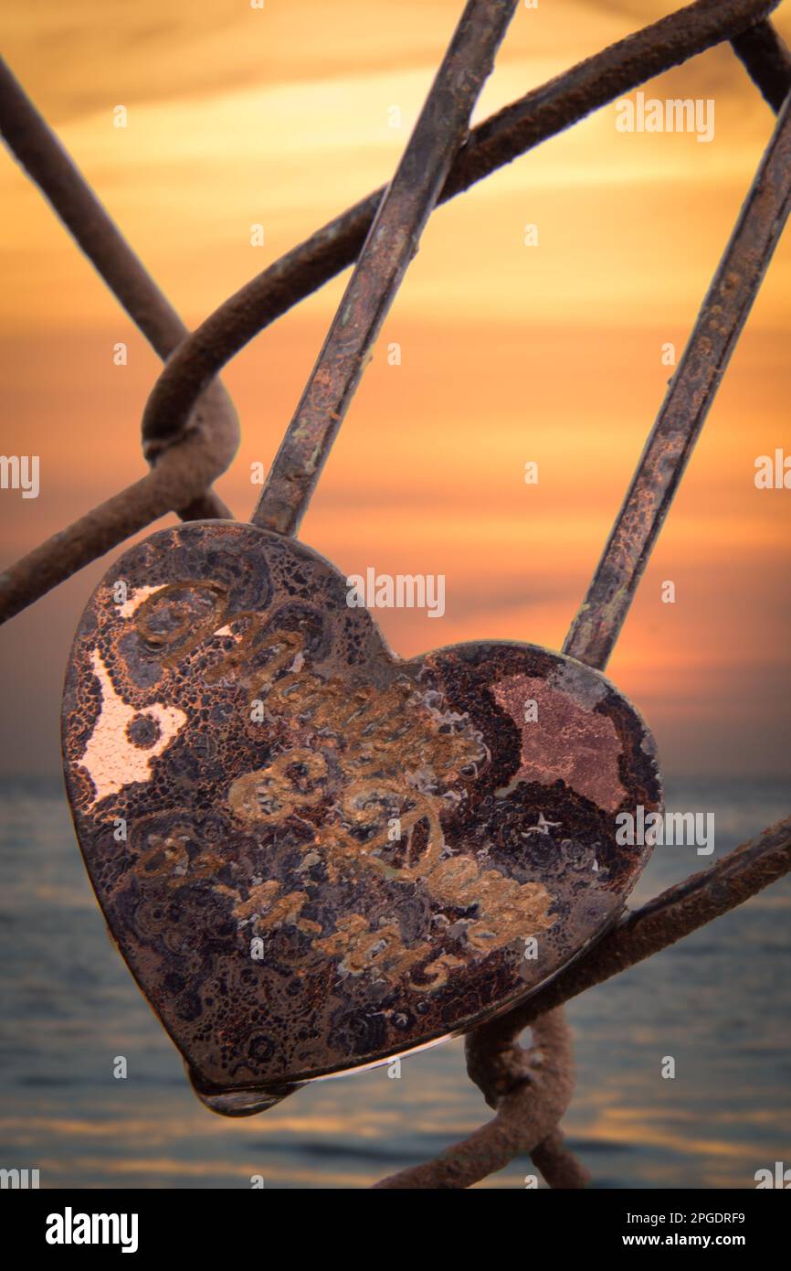 Fence shape hi-res stock photography and images - Alamy