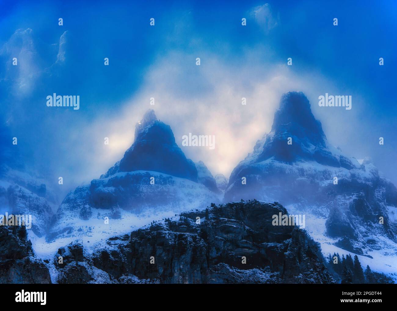 Two mountain peaks hi-res stock photography and images - Alamy