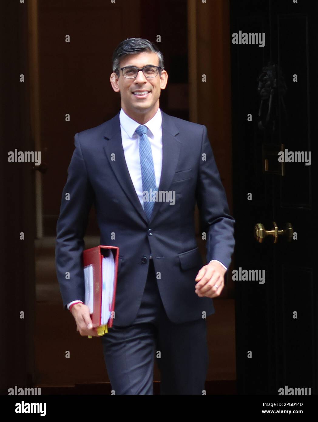 London, UK. 22nd Mar, 2023. British Prime Minister Rishi Sunak leaves No.10 Downing St to attend ...