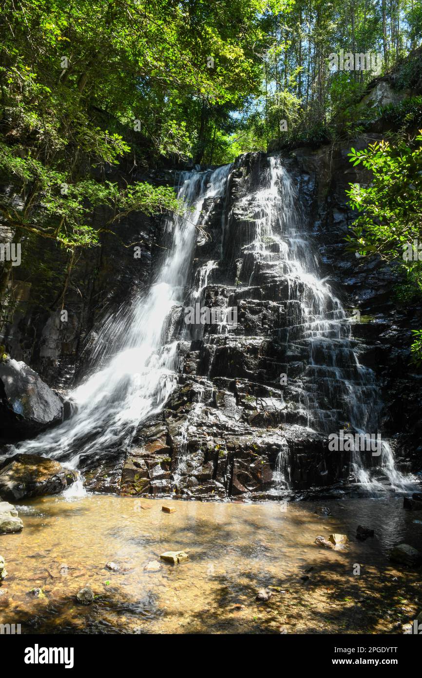 Curved waterfall hi-res stock photography and images - Alamy
