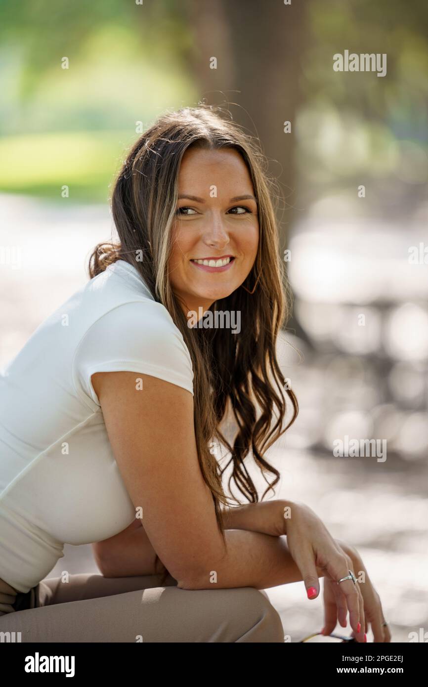Smiling over shoulder hi-res stock photography and images - Alamy