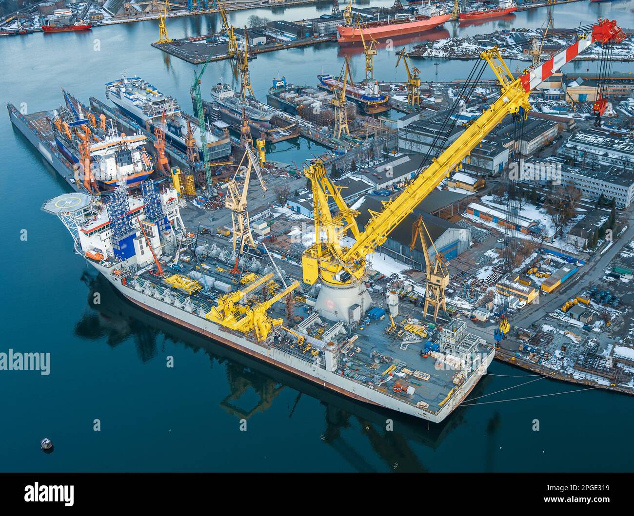 crane ship in port Stock Photo - Alamy