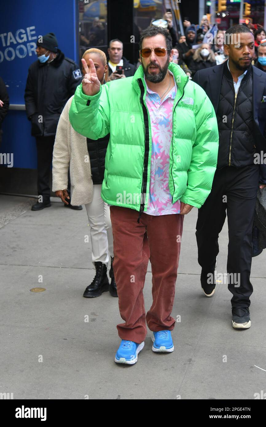 Cuerpo De Adam Sandler Spaceman (2024) News IMDb