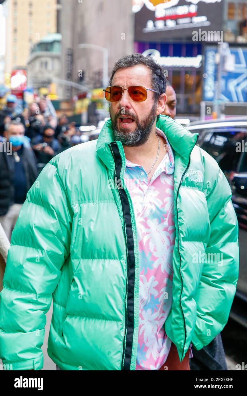 Exiting good morning america hi-res stock photography and images - Alamy