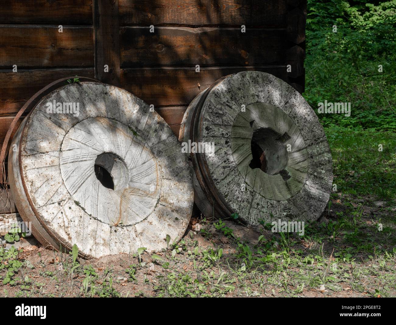 Wooden millstones hi-res stock photography and images - Alamy