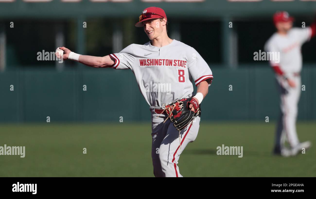 Washington State infielder Elijah Hainline (8) plays against Oregon ...