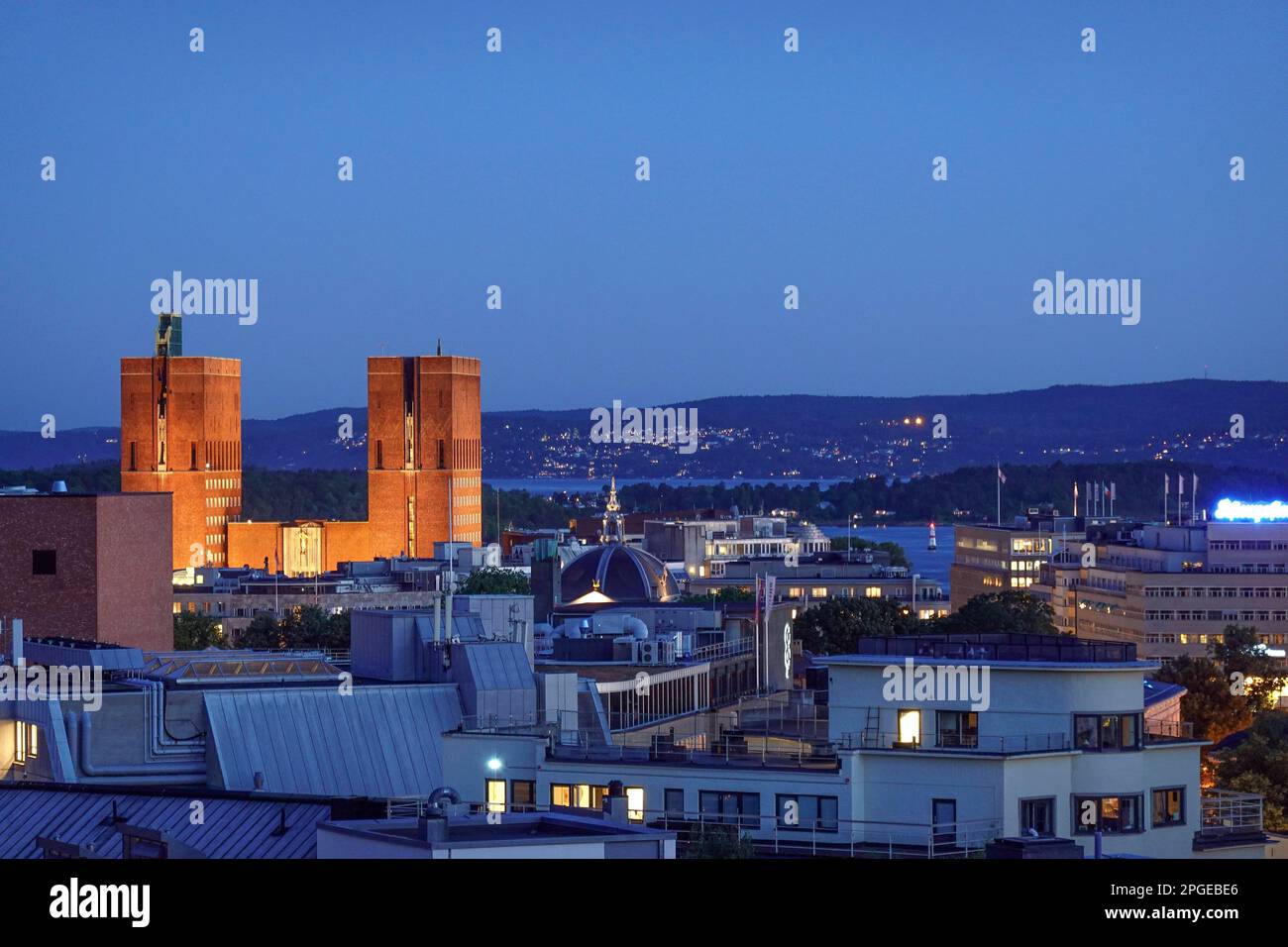 Norway, Oslo, Panoramic night view of the Oslo City Hall Photo © Fabio ...