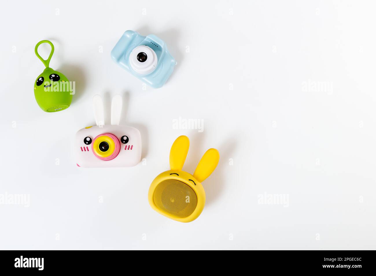 The gadgets for kids. Children's usefull toys: photo cameras, music ...