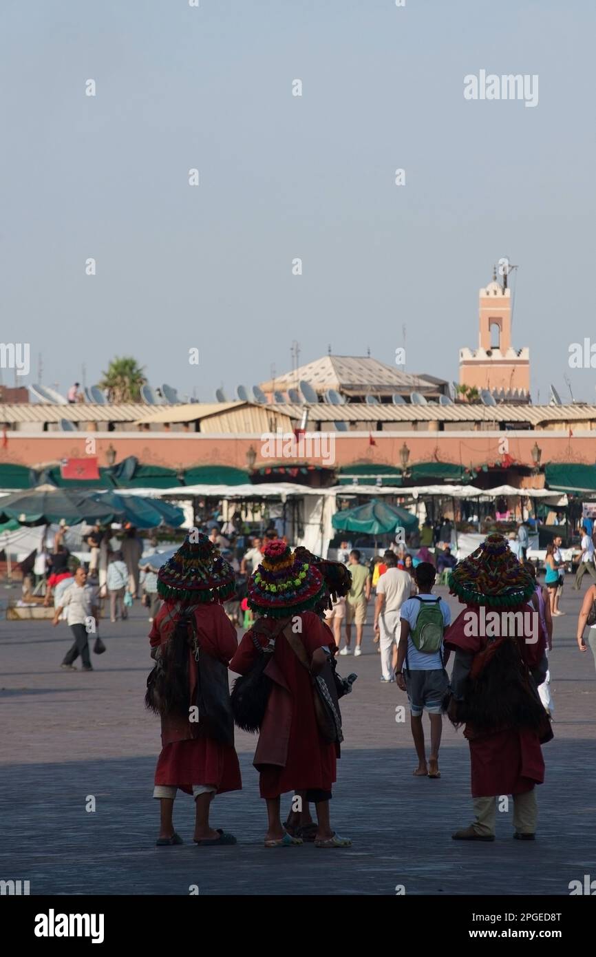 venditori d'acqua, piazza jamaa el fna, marrakech, marocco, nord africa ...