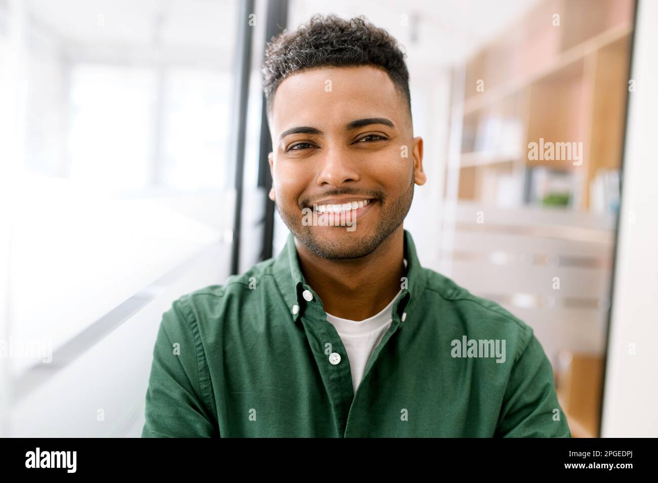 Profile casual man formal face hi-res stock photography and images - Alamy