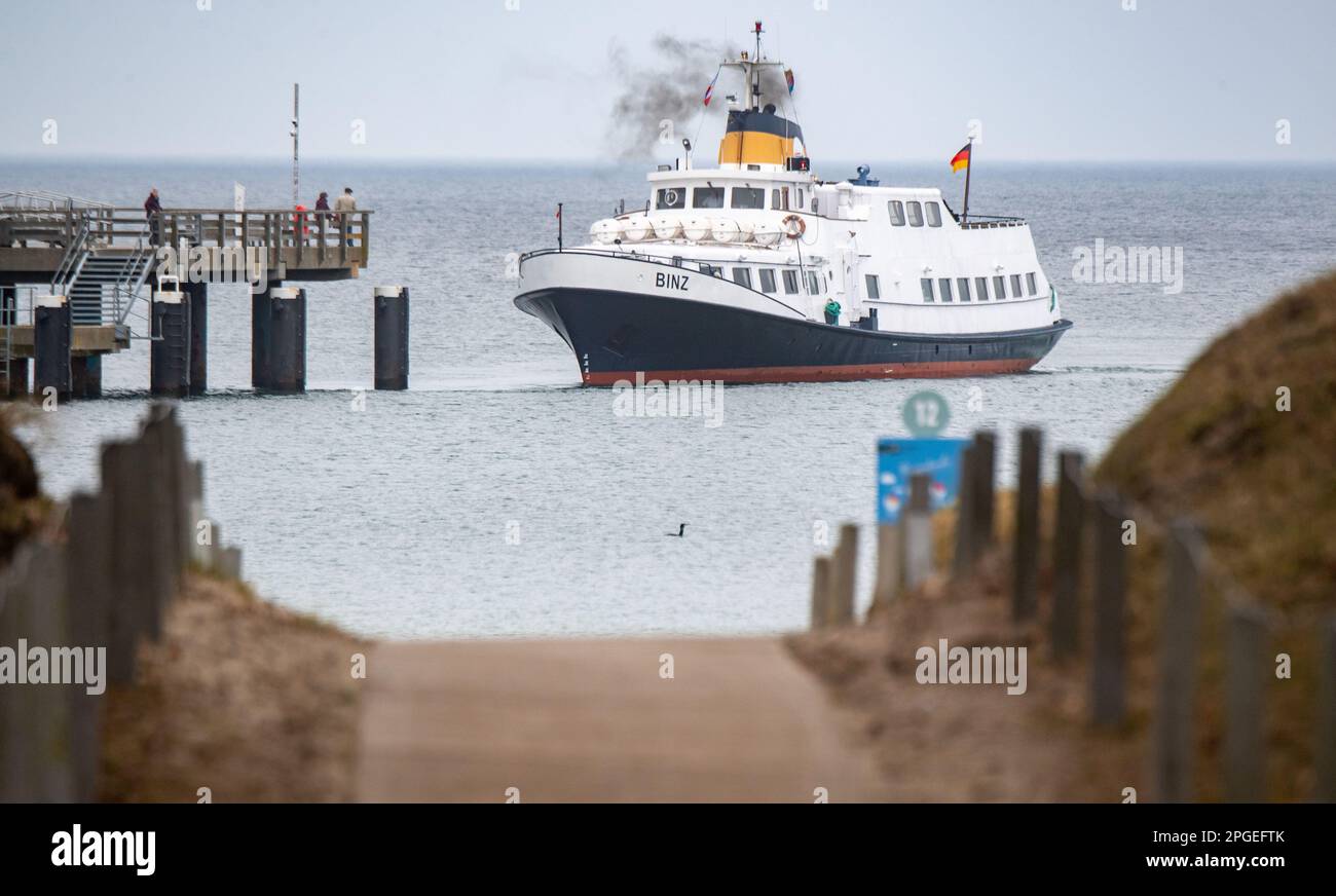 Ms binz hi-res stock photography and images - Alamy