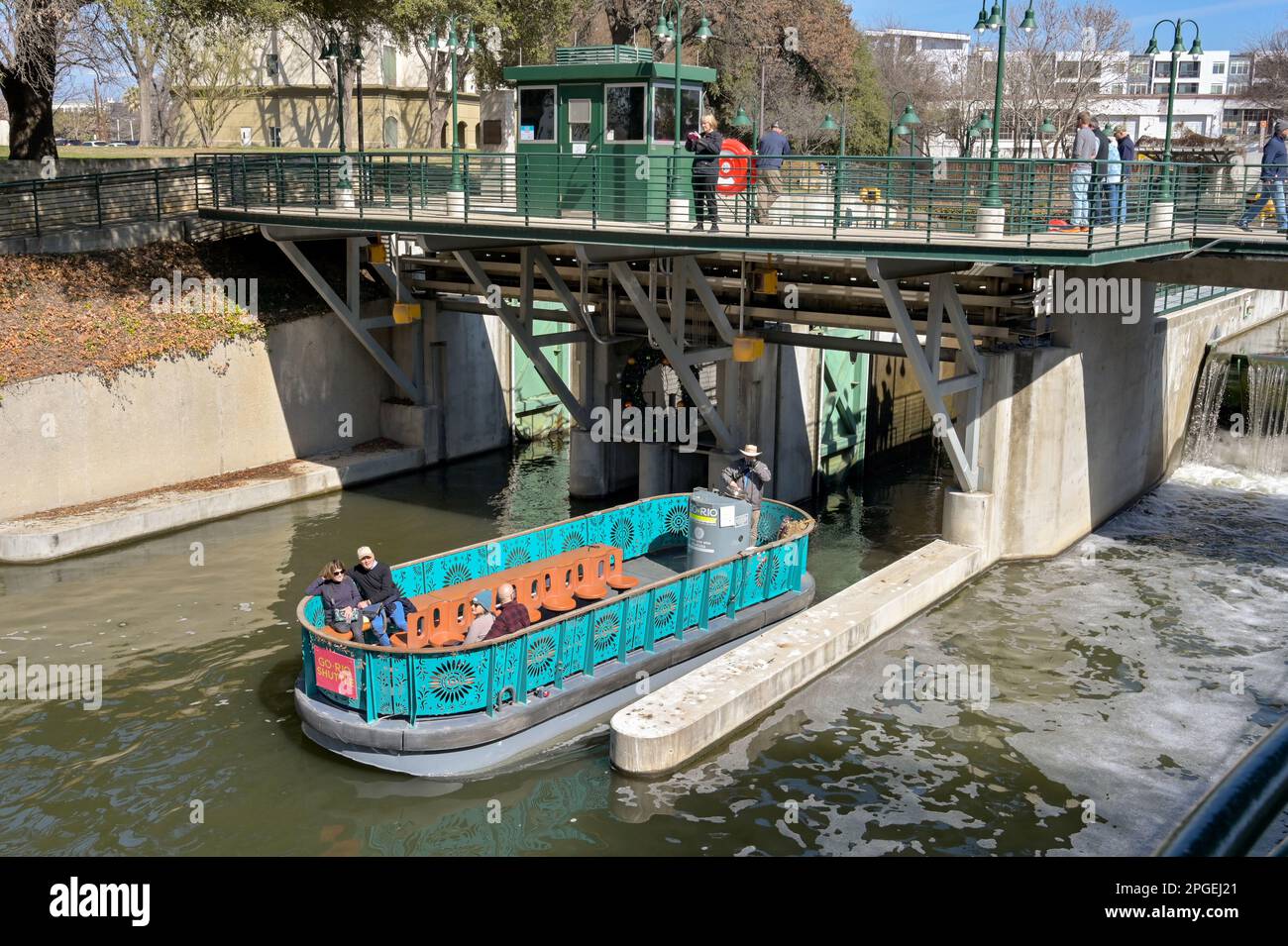 Boat water lock texas hi-res stock photography and images - Alamy