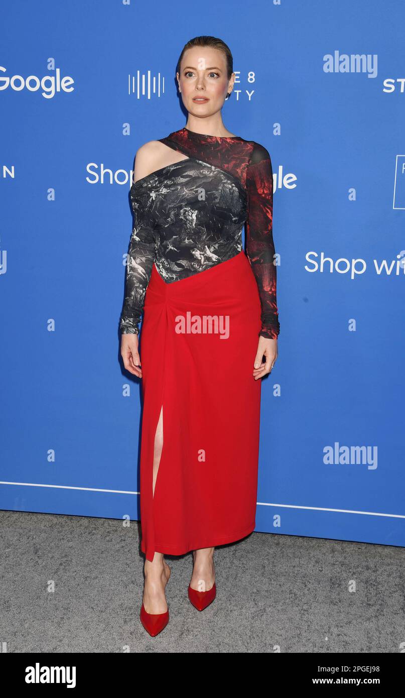 LOS ANGELES, CALIFORNIA - MARCH 21: Gillian Jacobs attends the Fashion ...