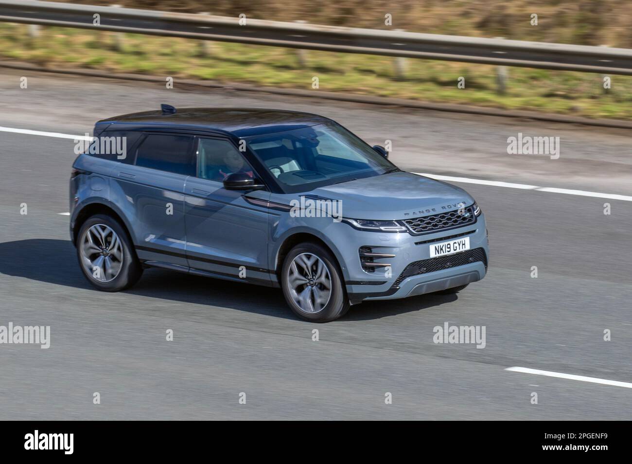 Range rover evoque r dynamic hi-res stock photography and images - Alamy