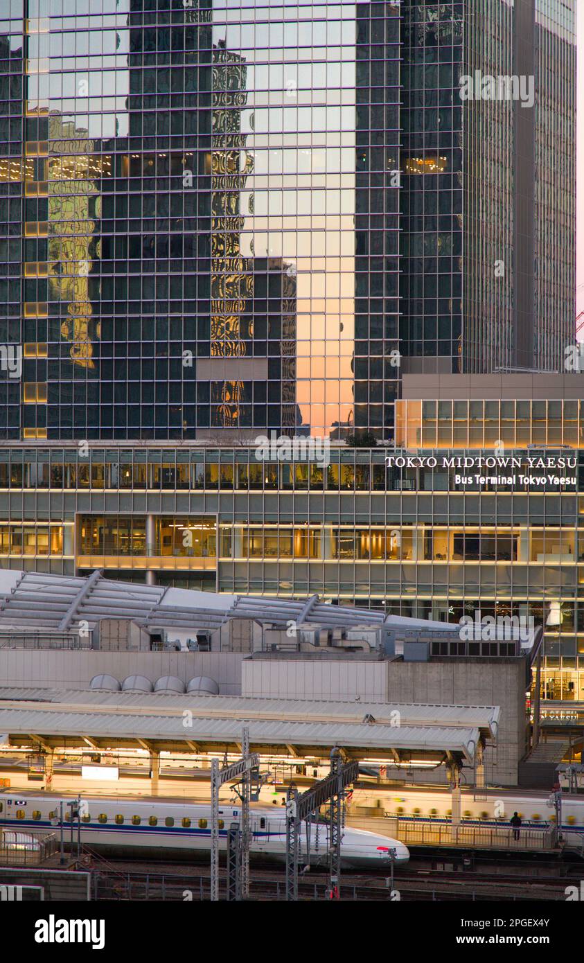 Japan, Tokyo, Tokyo Station, trains, people Stock Photo - Alamy