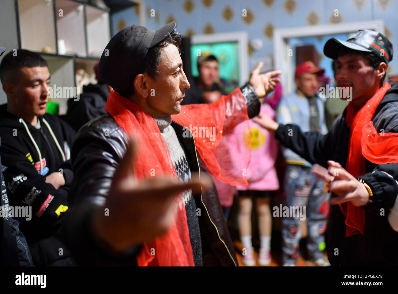 Relatives dance hi-res stock photography and images - Alamy