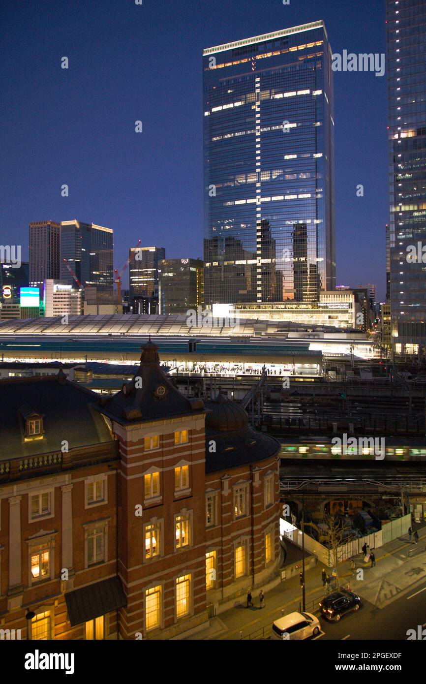 Japan, Tokyo, Tokyo Station, trains, people Stock Photo - Alamy