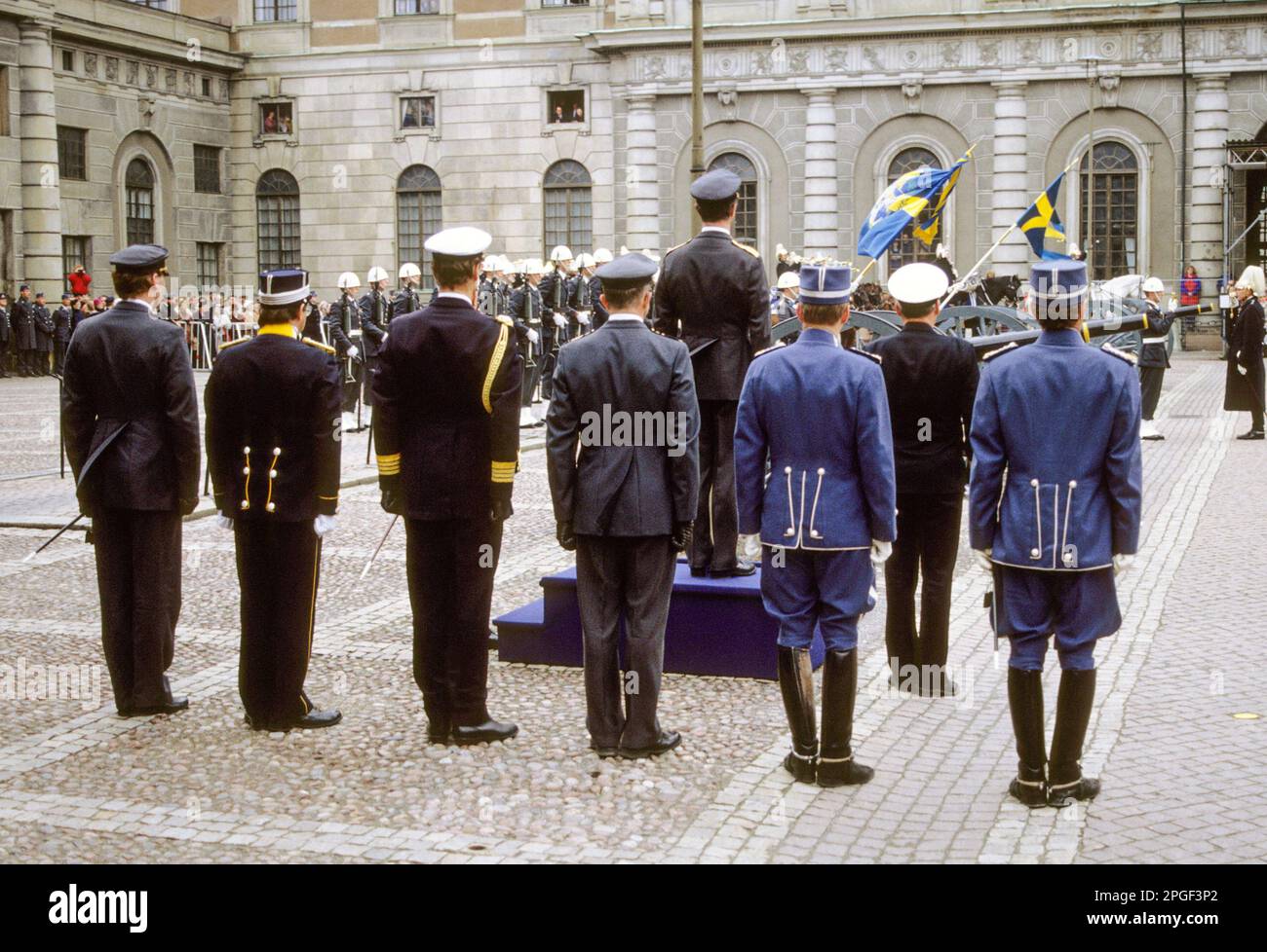 The Swedish kings ´s birthday with courtship on the courtyard by public ...