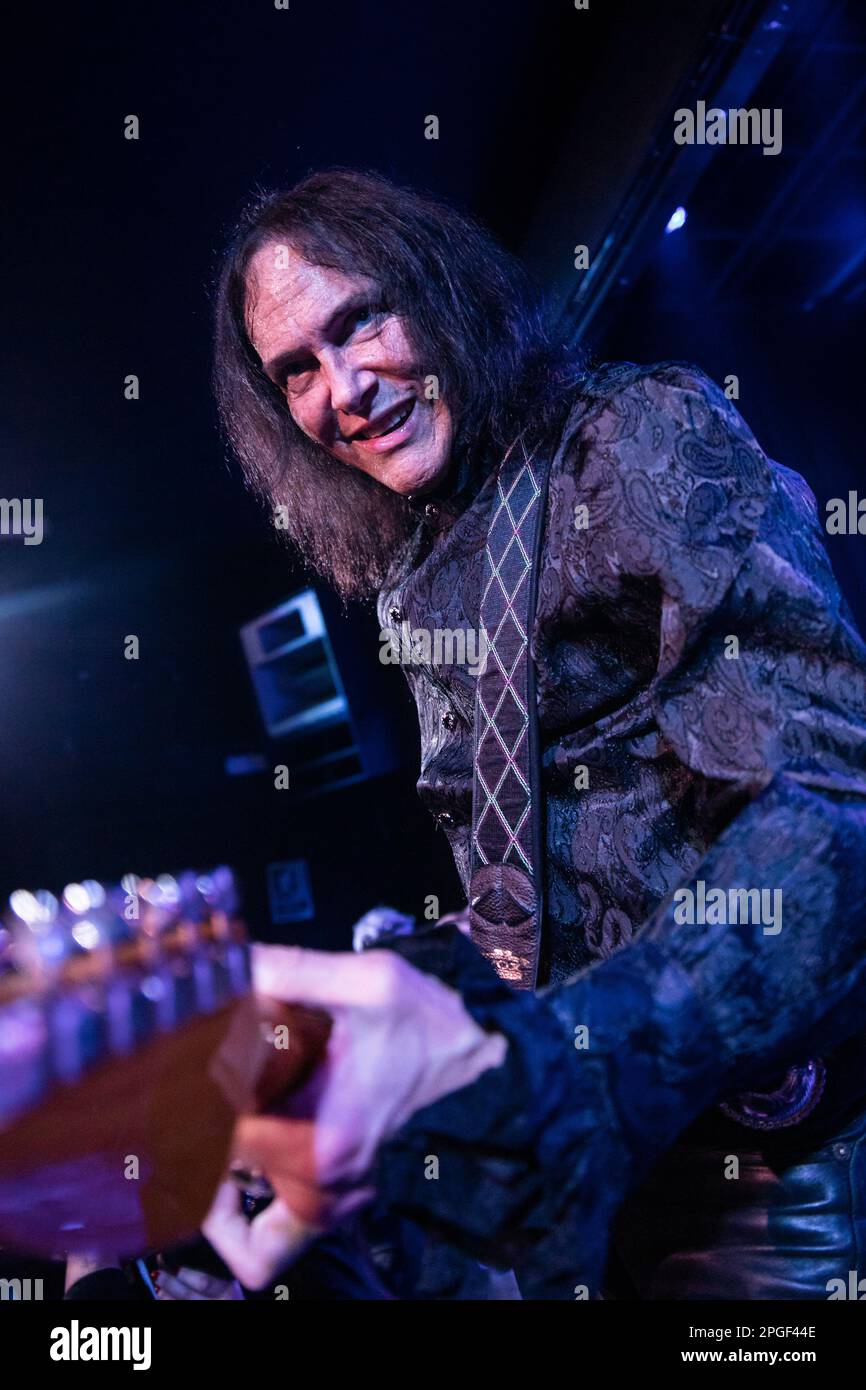 Fuzztones hi-res stock photography and images - Alamy