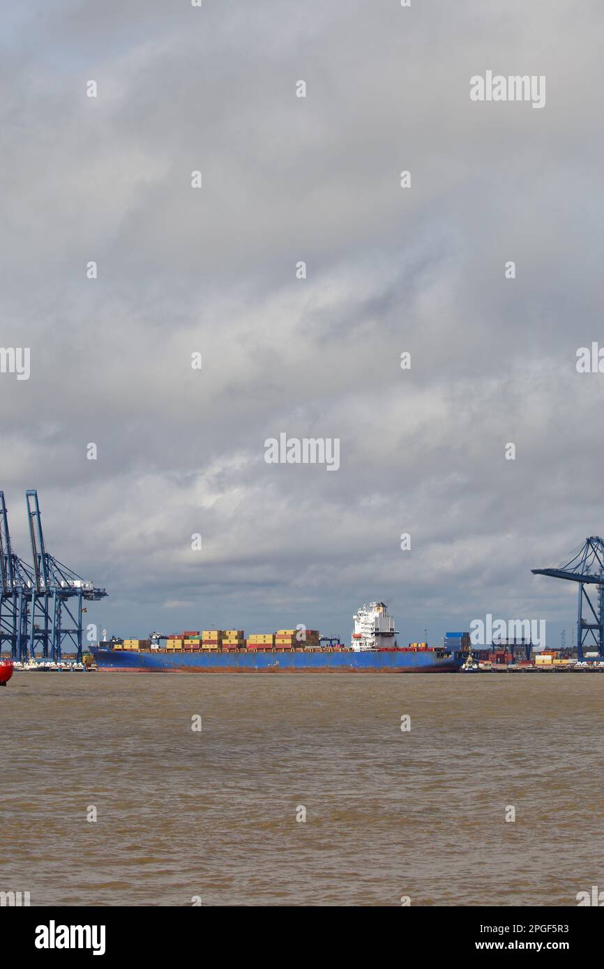 Container ship MSC Mirella leaving the Port of Felixstowe assisted by ...