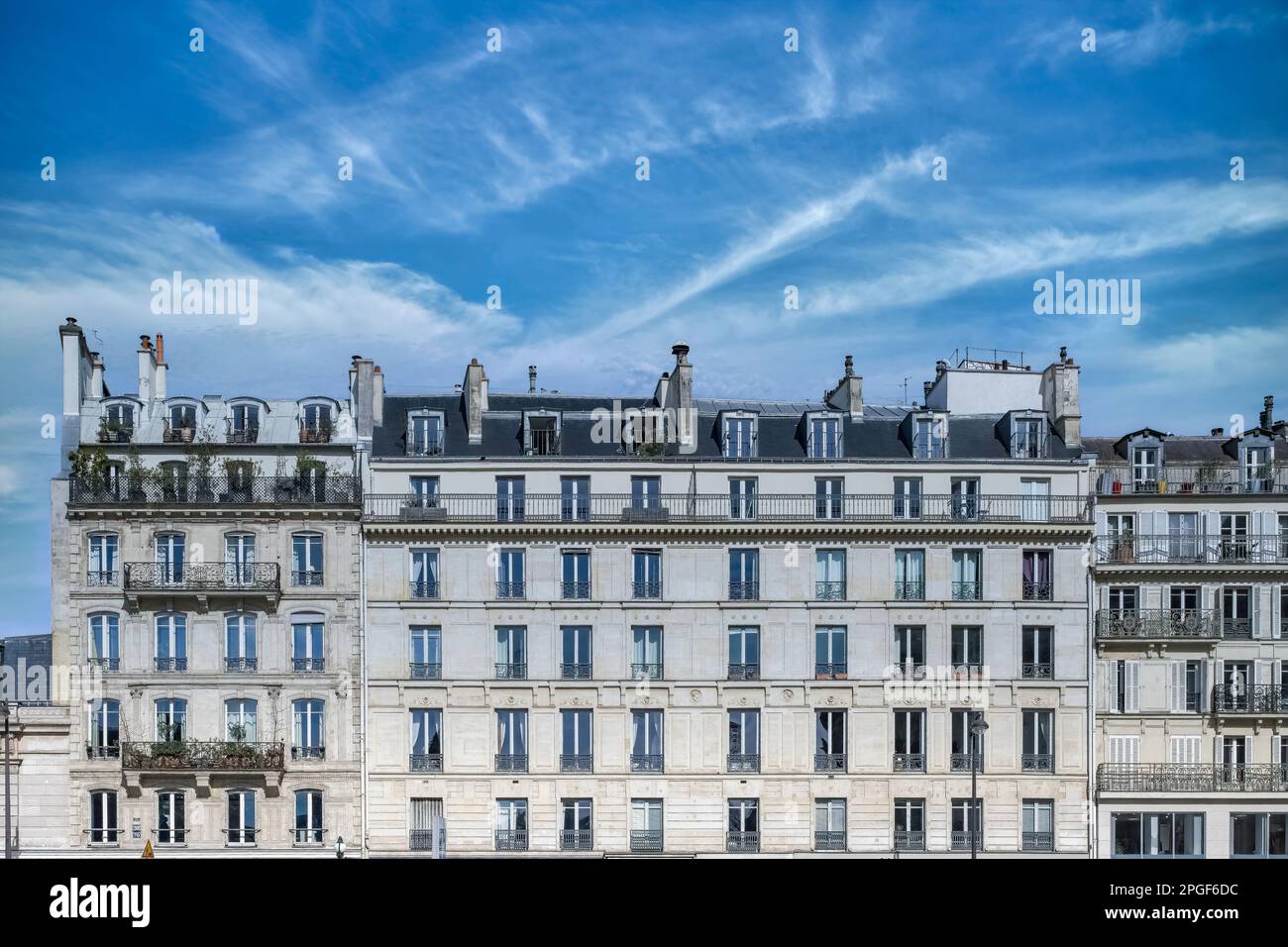 Paris, ancient buildings, typical parisian facades with a lamppost ...