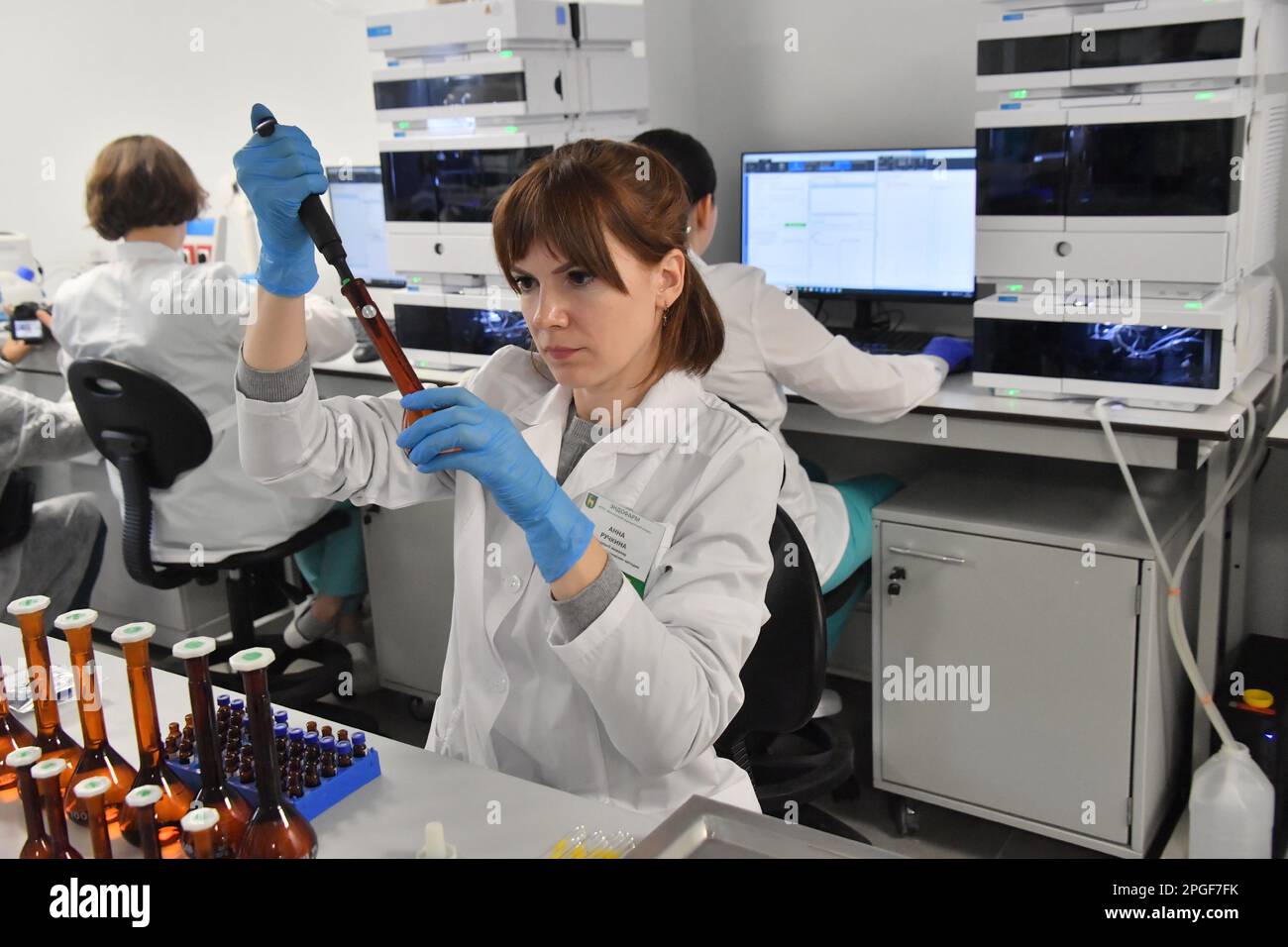 Moscow. Employees of the new scientific and laboratory complex of the Moscow Endocrine Plant in ...