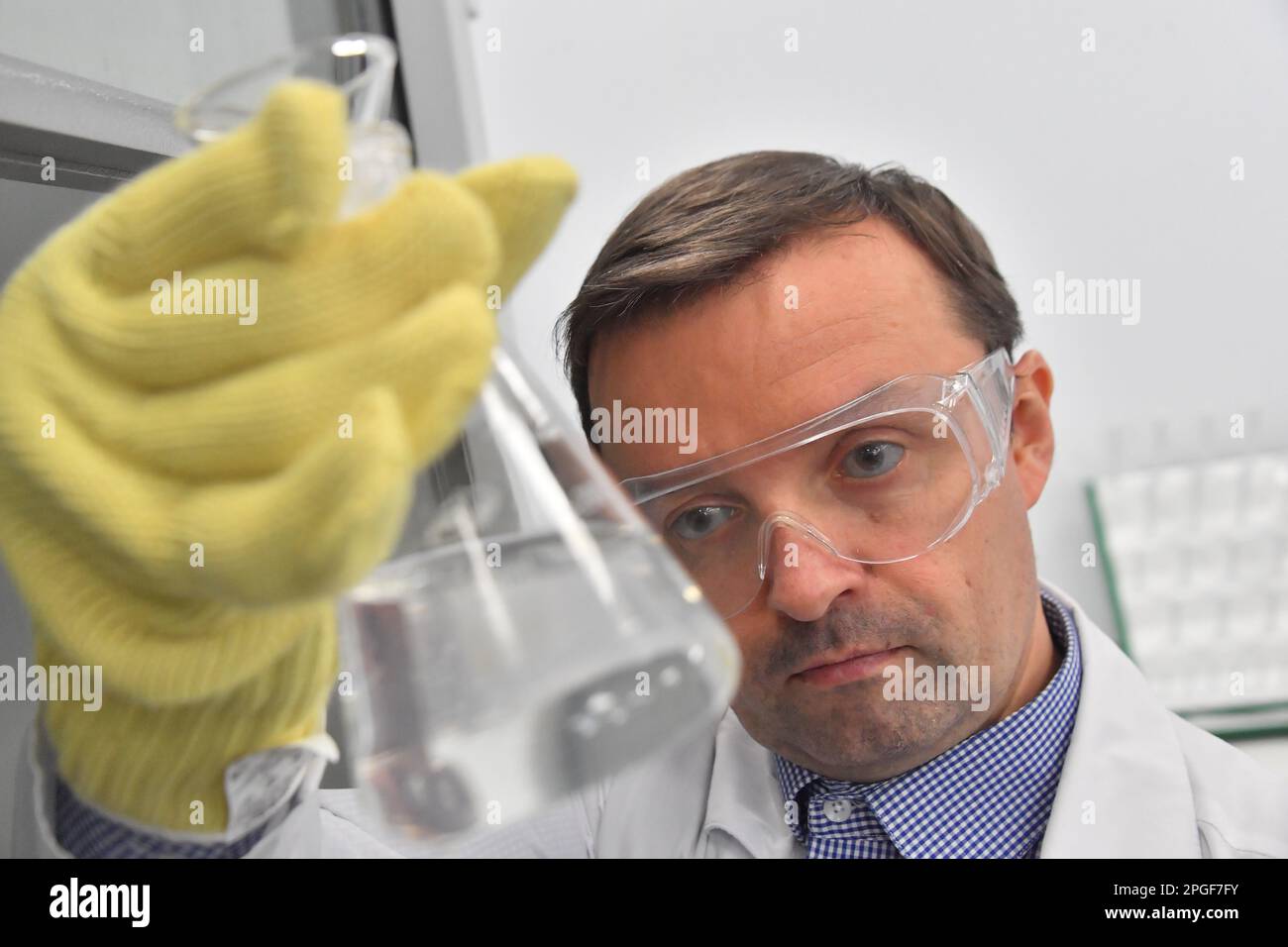 Moscow. Employees of the new scientific and laboratory complex of the ...