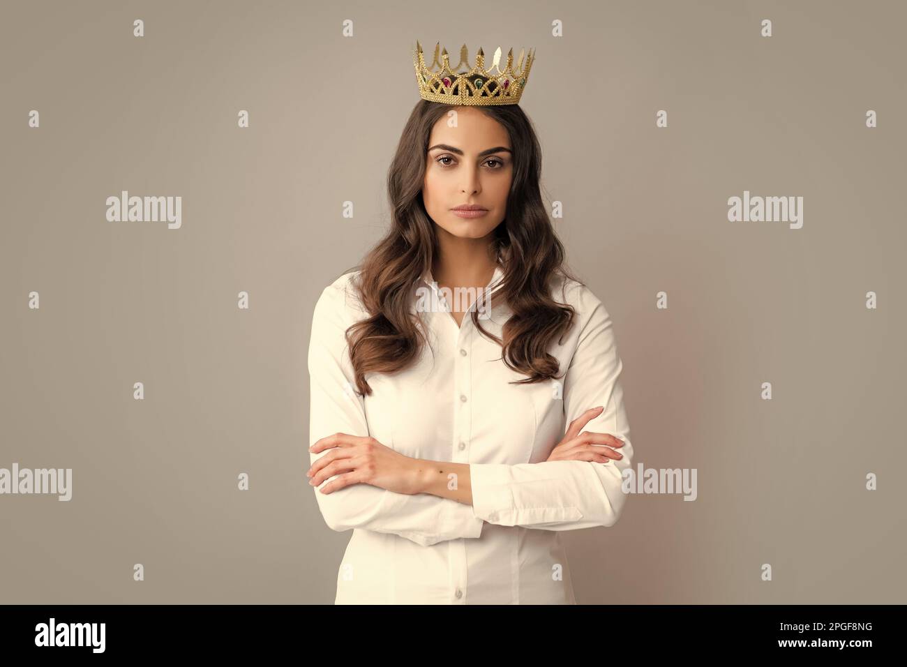 Portrait of woman queen. Gorgeous girl with crown. Party celebration ...