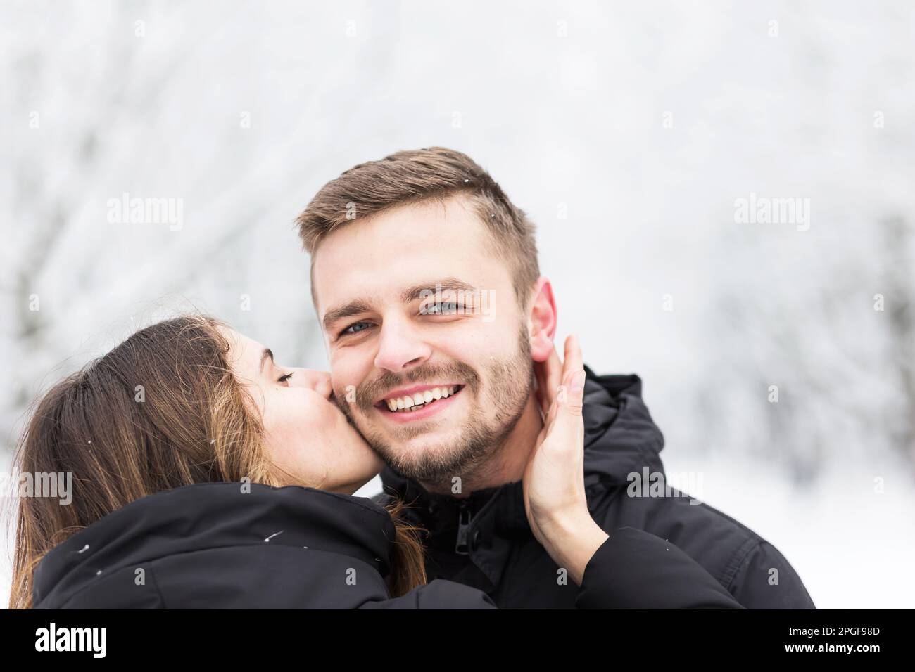 Guy hugging girl hi-res stock photography and images - Alamy