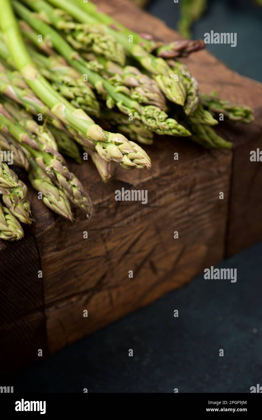 Green asparagus in a wood box Stock Photo - Alamy