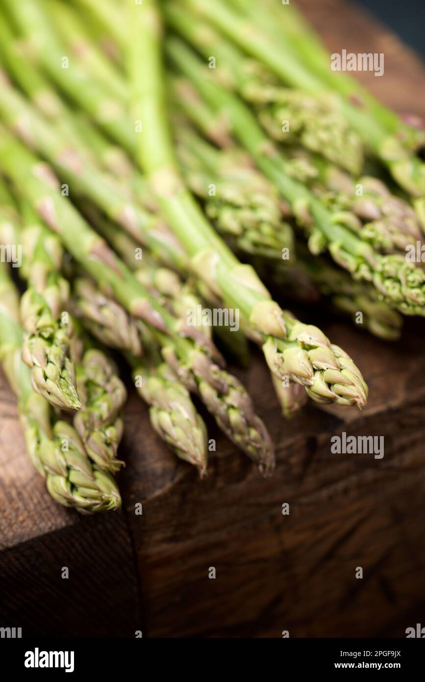 Green asparagus in a wood box Stock Photo - Alamy