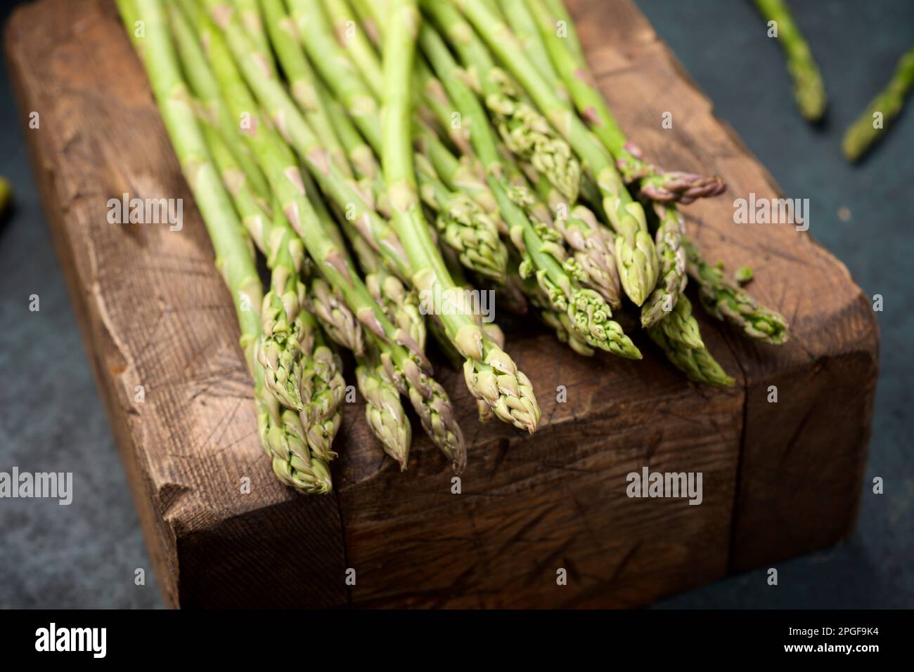 Green asparagus in a wood box Stock Photo - Alamy
