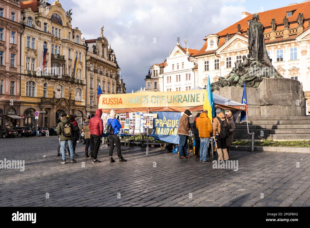 Czech ukraine flag hi-res stock photography and images - Alamy