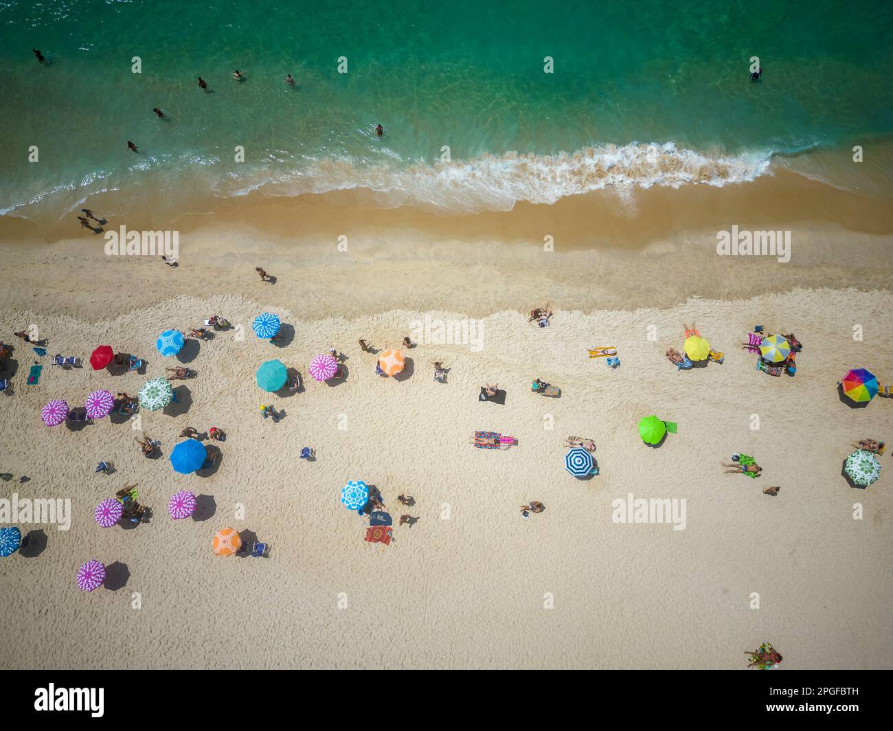 Aerial view of umbrellas hi-res stock photography and images - Alamy
