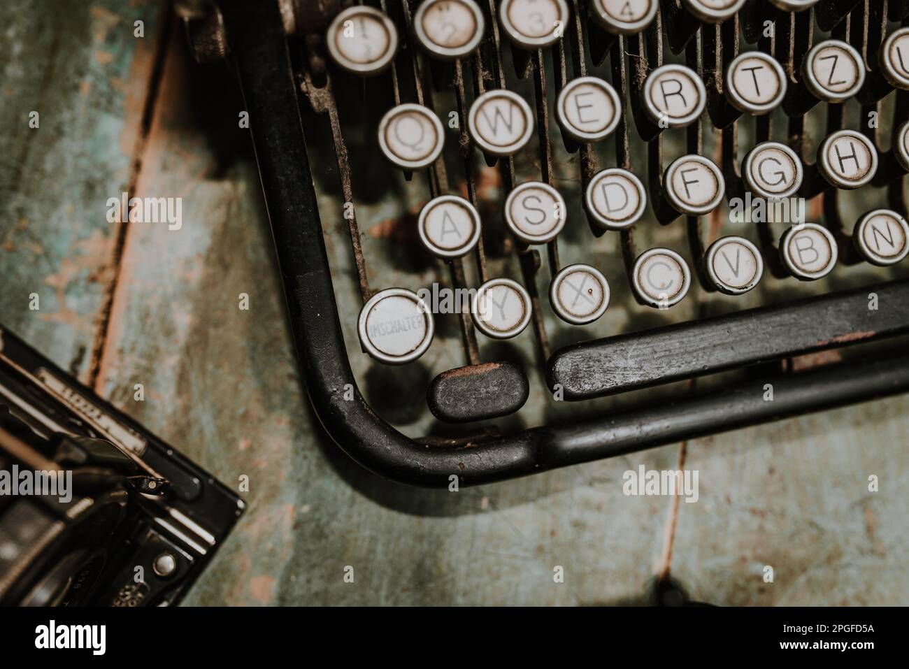 Old typewriter keyboard from above Stock Photo - Alamy