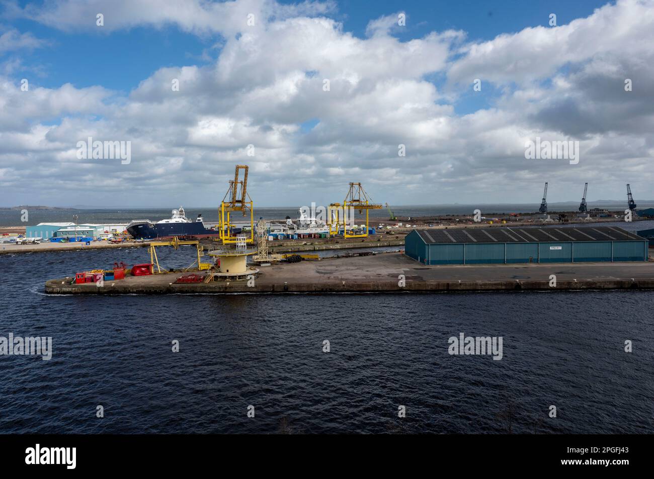 Edinburgh western general hospital hi-res stock photography and images ...