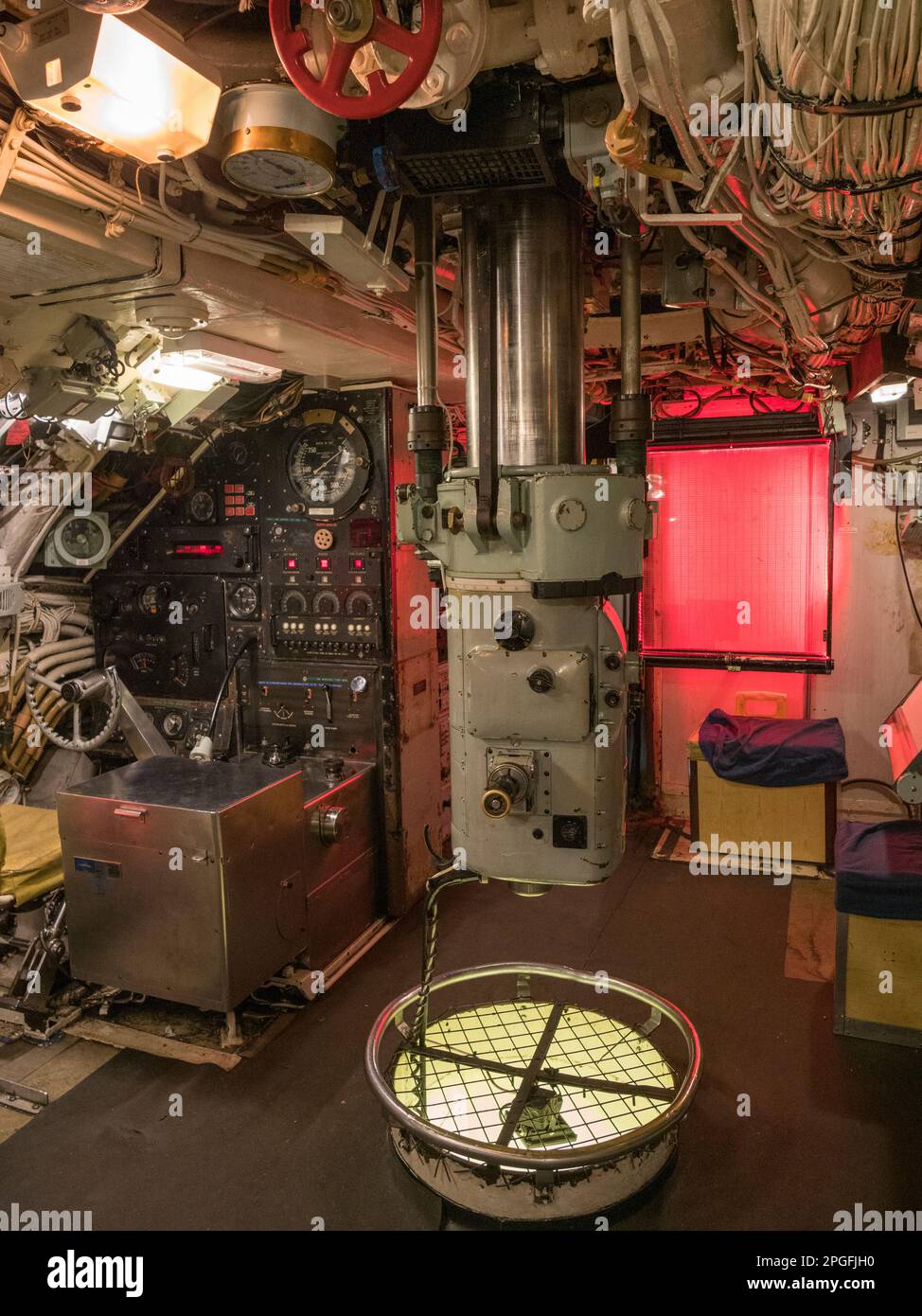 Royal navy submarine control room hi-res stock photography and images ...