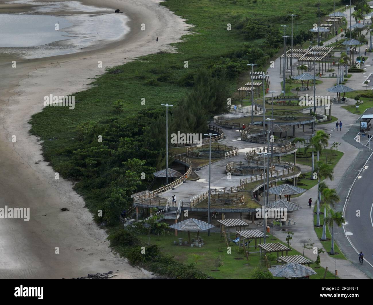 Rollingwaveview hi-res stock photography and images - Alamy