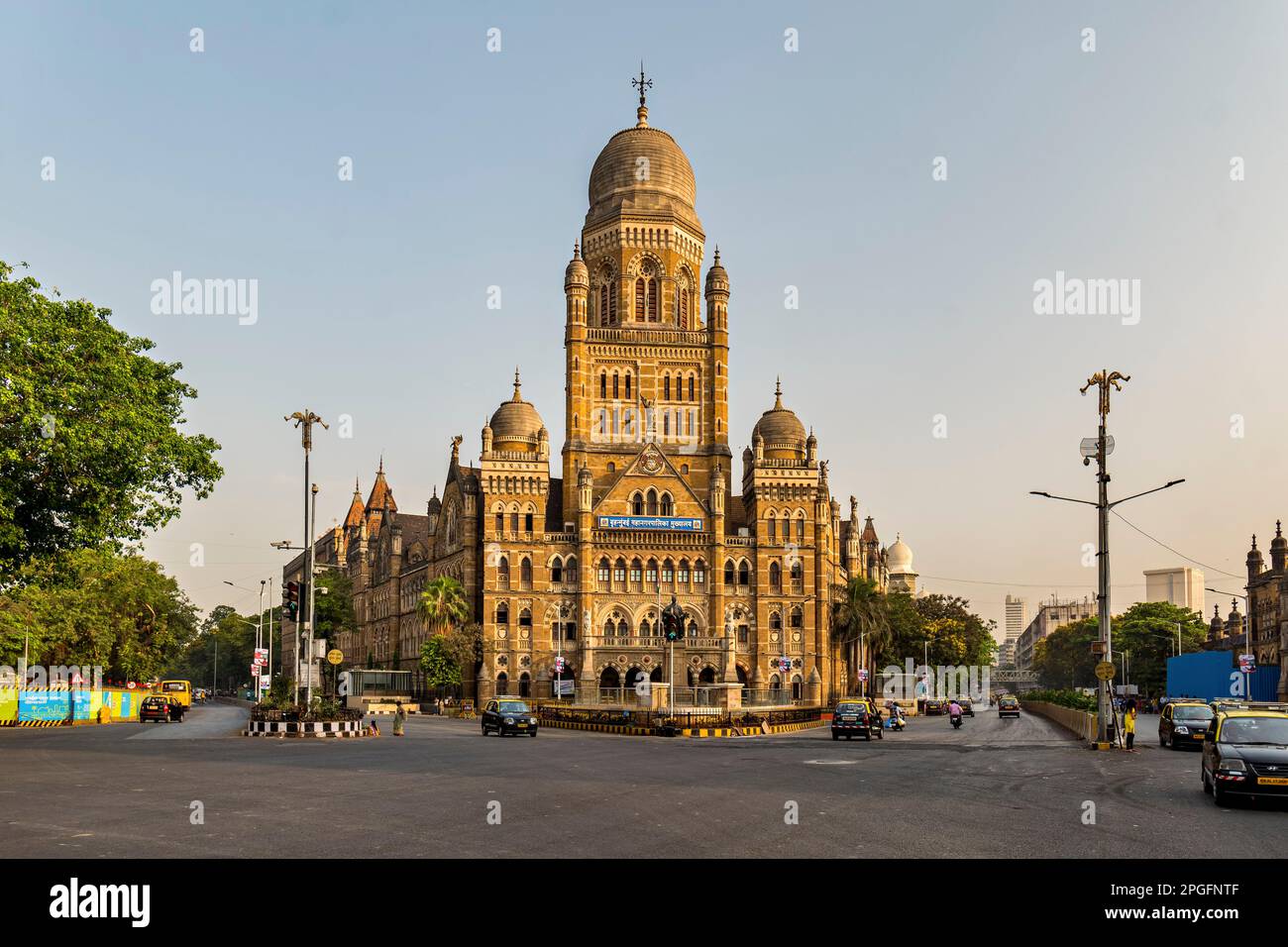 Old municipal corporation building hi-res stock photography and images ...