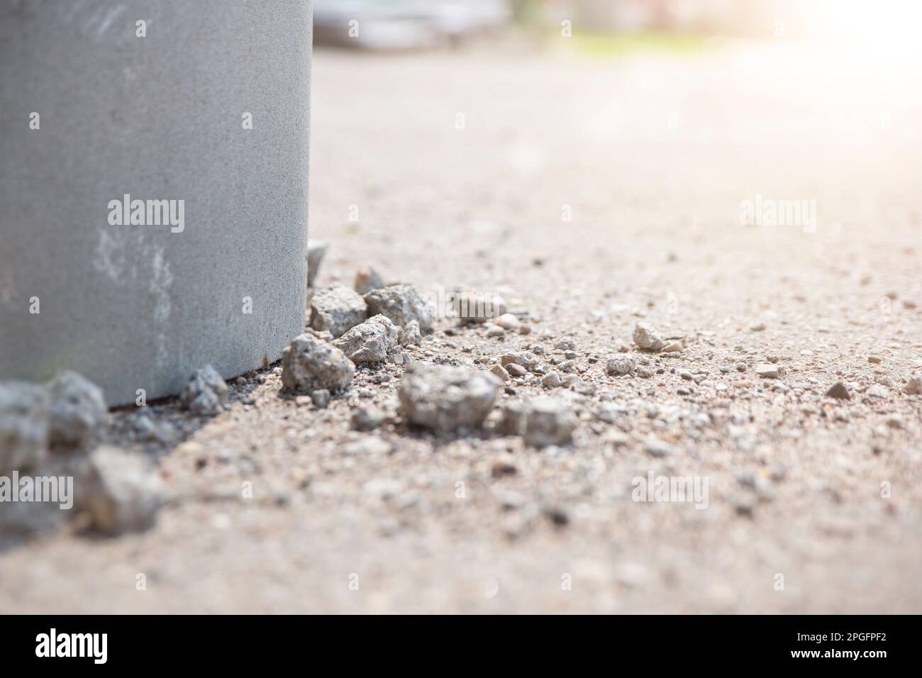 The emergency state of the building, the foundation of the old building ...