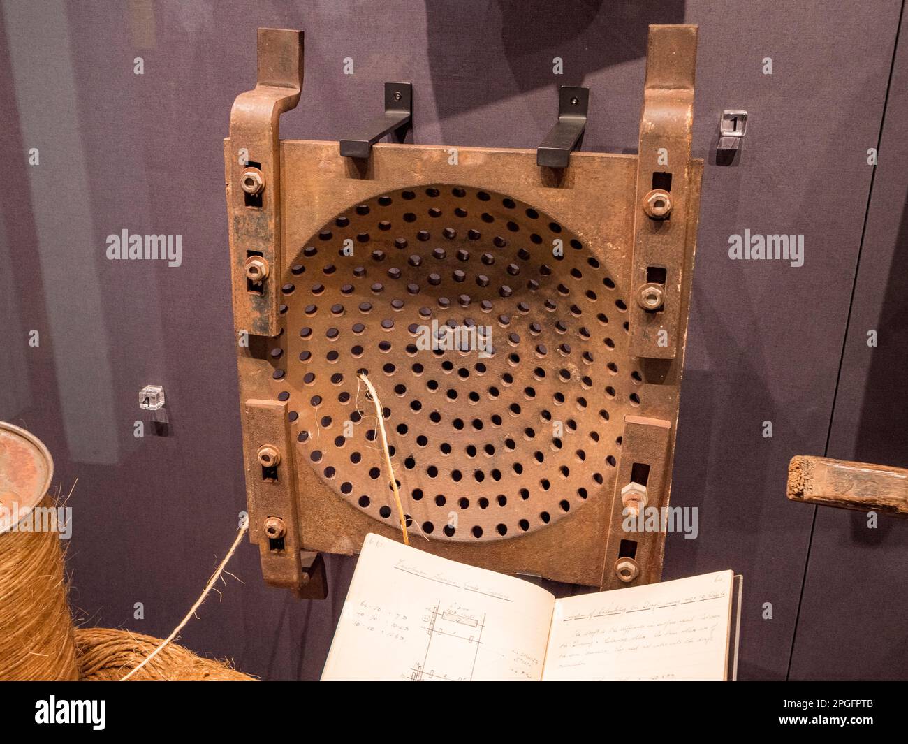 Rope making hi-res stock photography and images - Alamy