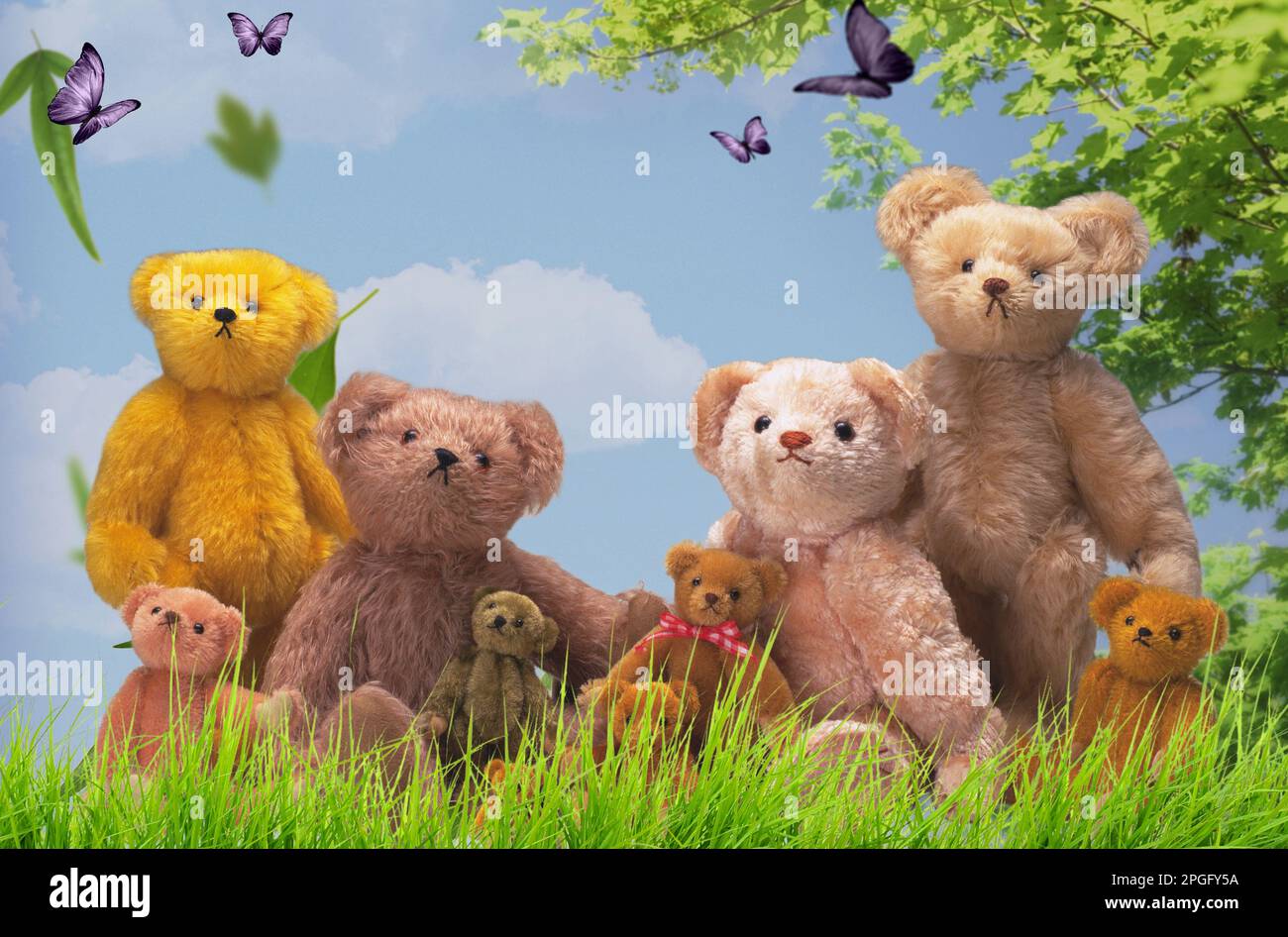 Vintage toys, a lovely family of teddy bears immersed in an idyllic and ...