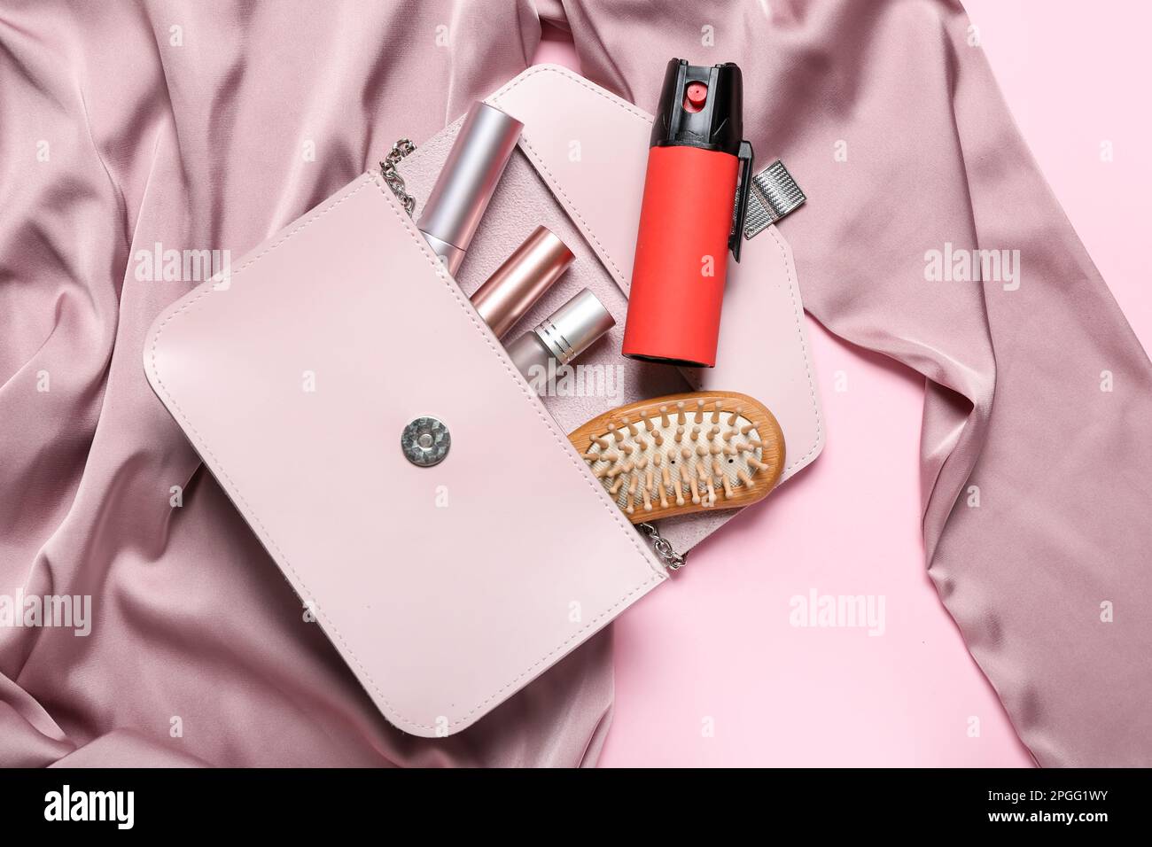 Pink pepper spray hi-res stock photography and images - Alamy