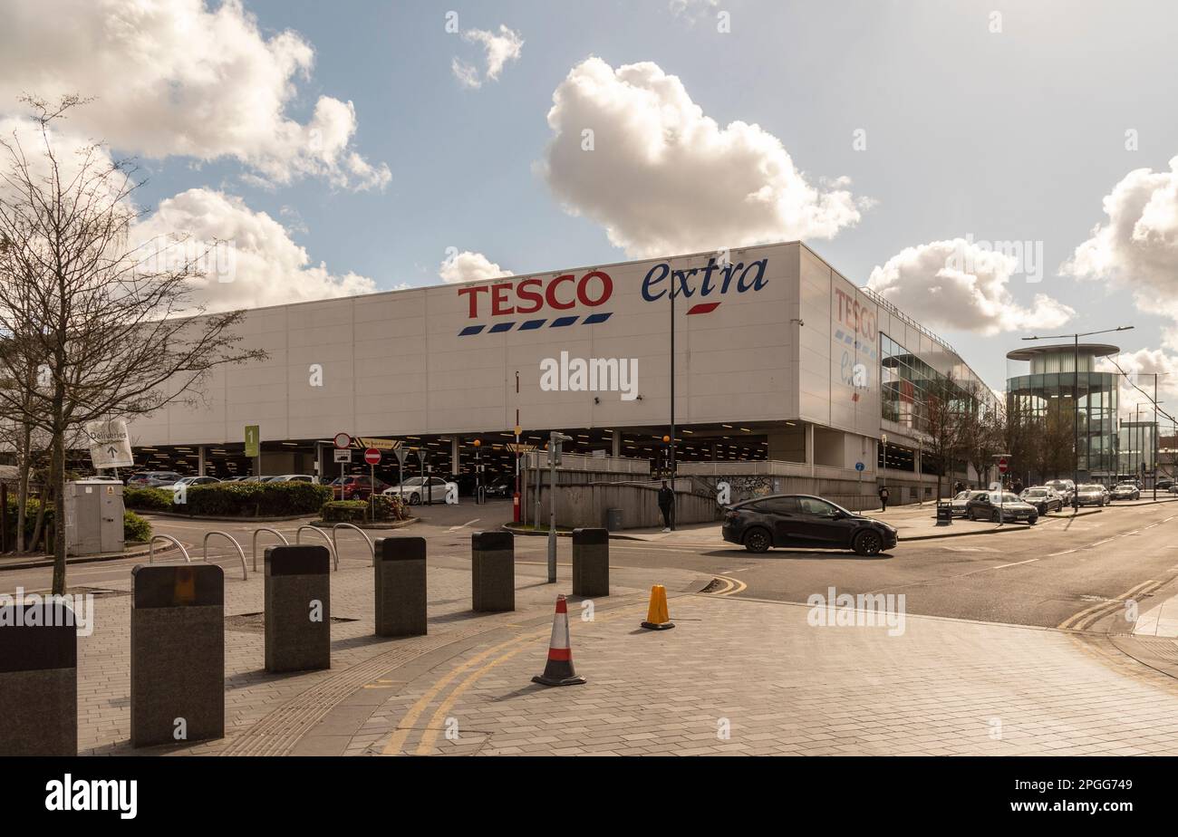 Slough, Buckinghamshire, England, UK. 2023. Large superstore with car ...