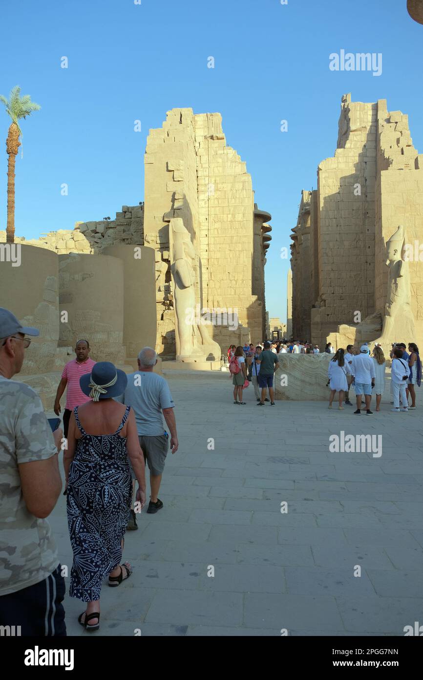Luxor egypt temple luxor naos hi-res stock photography and images - Alamy